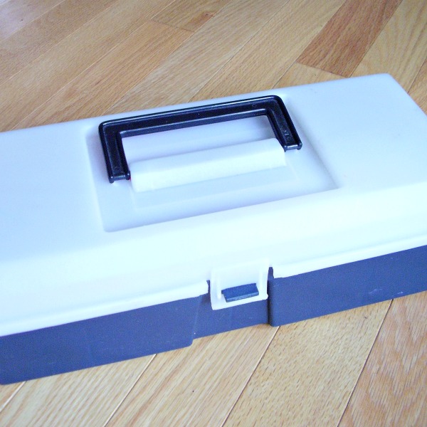 How to Help Kids Make Their Own Craft Box » Preschool Toolkit